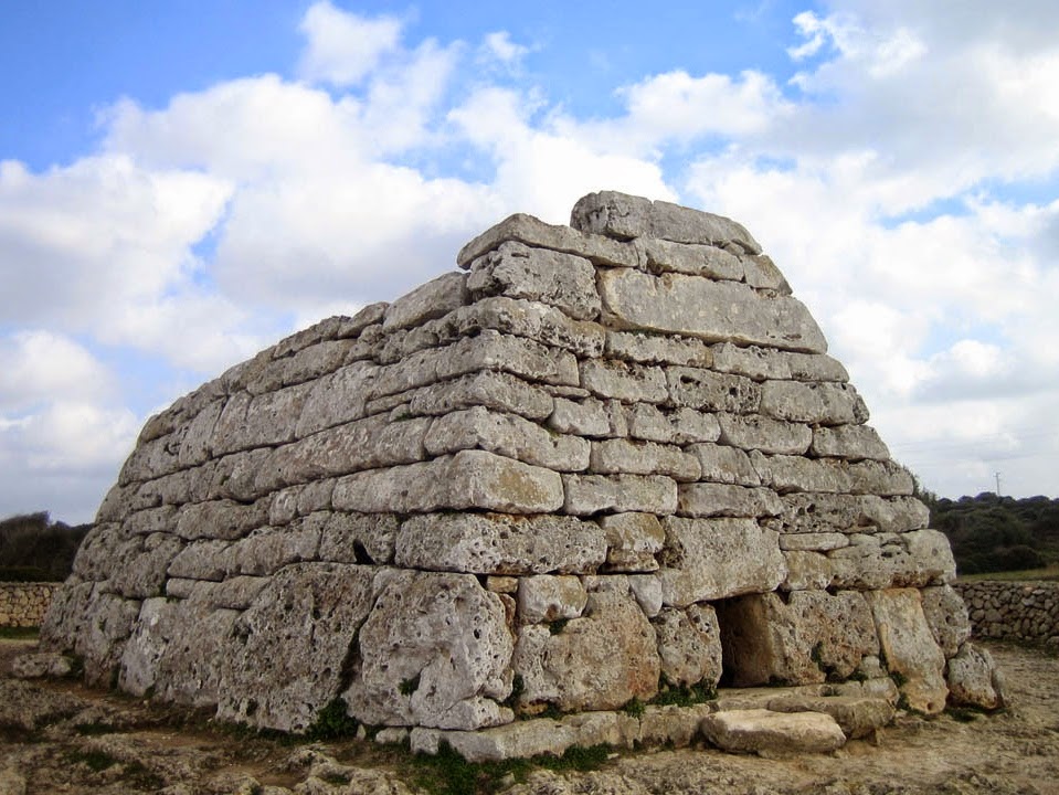 VIAJES EN LA MOCHILA: 124.- LA NAVETA DES TUDONS (CIUTADELLA, MENORCA ...